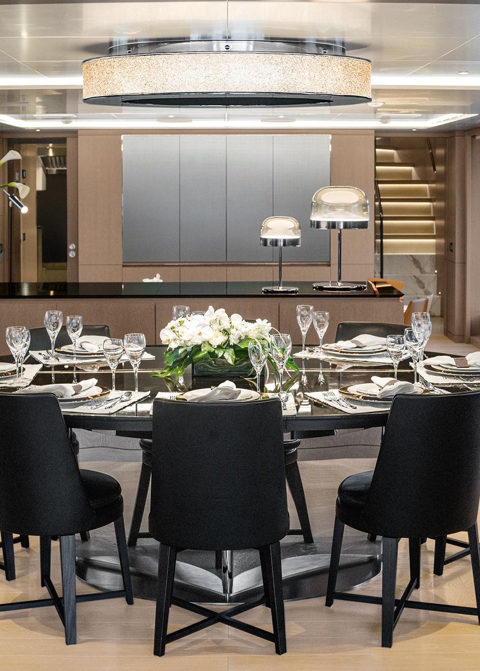 Yacht BIG FIVE, Benetti | CHARTERWORLD Luxury Superyacht Charters